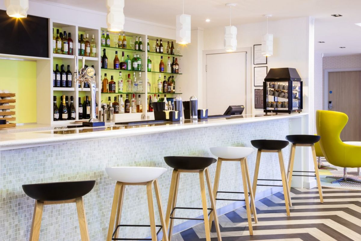 Hotel Review: Ibis Styles, nr Heathrow Airport, London